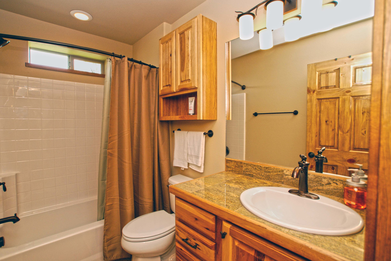 STANDARD HOME INTERIORS - Colorado Dream Homes, Inc.